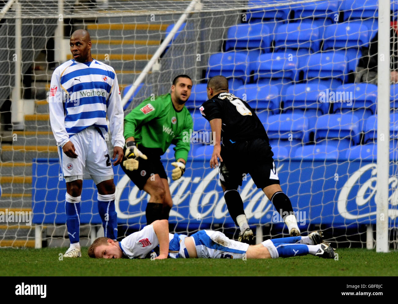 Reading's 'keeper Adam Fedferici and centre halfs Michael Duberry (L ...