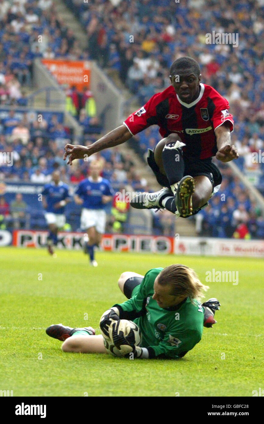 Goalkeeper ian walker hi-res stock photography and images - Alamy
