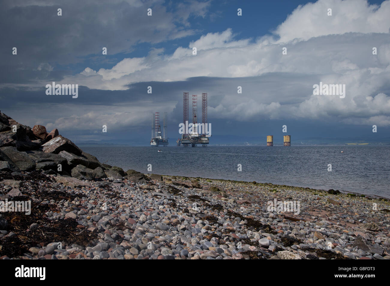 Rigs hi-res stock photography and images - Alamy