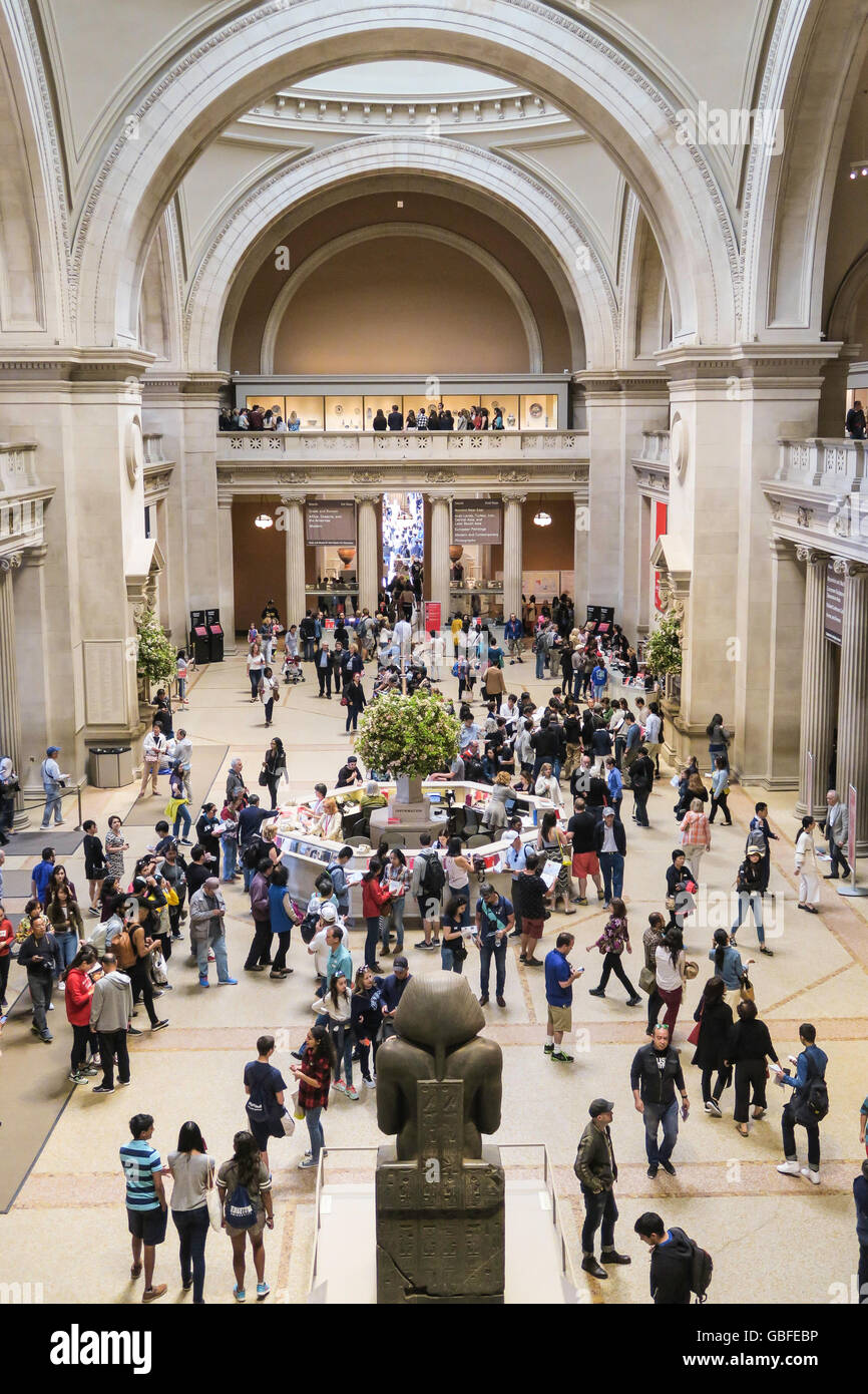 The Metropolitan Museum of Art, The Great Hall, NYC Stock Photo - Alamy