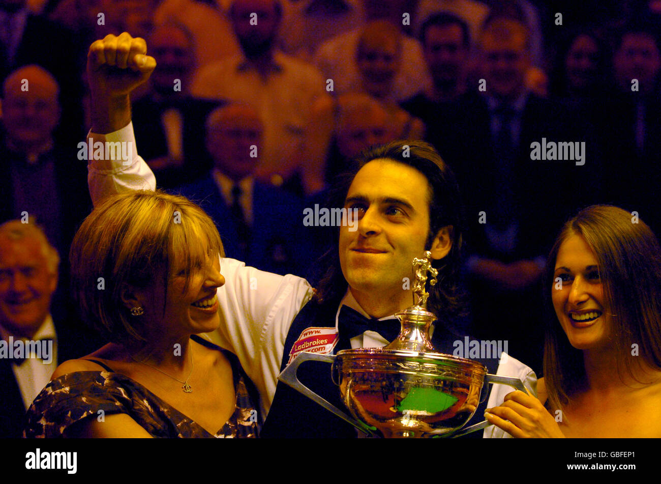 Snooker - Embassy World Championship 2004 - Final Stock Photo - Alamy