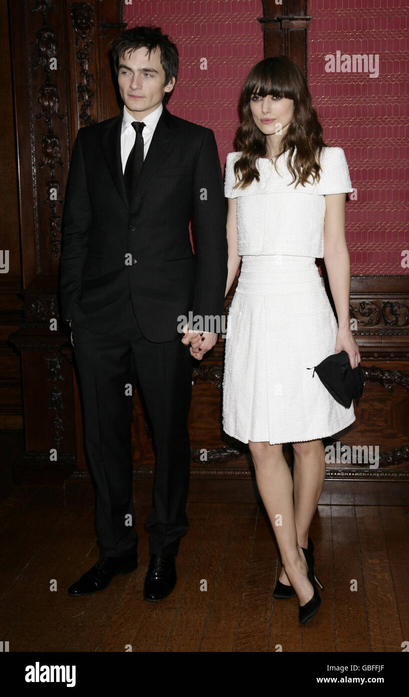 Keira Knightley And Rupert Friend Pride And Prejudice