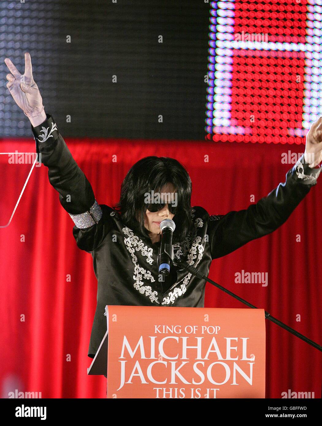 Michael Jackson Press Conference - The 02 Arena Stock Photo - Alamy