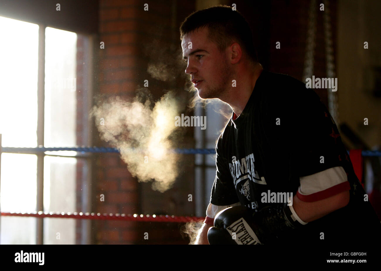 Boxing frankie gavin training session arnies gym hi-res stock ...