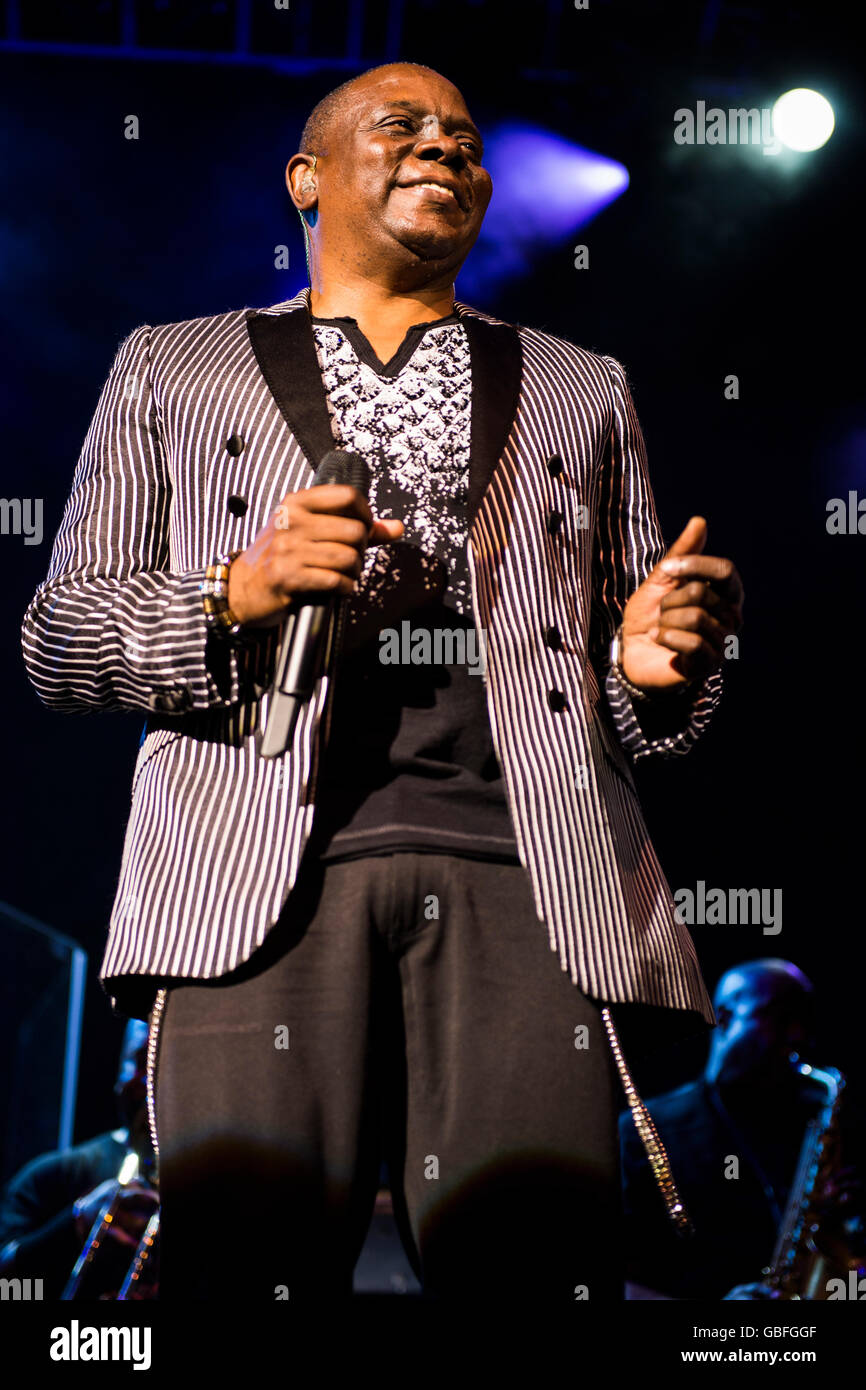Philip bailey jr hi-res stock photography and images - Alamy