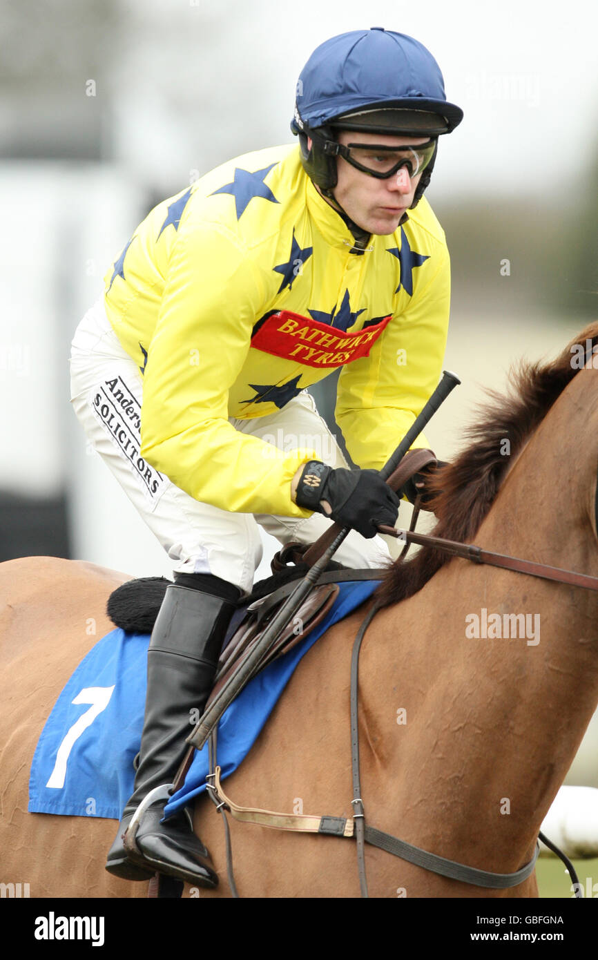 Tom scudamore jockey hi-res stock photography and images - Alamy