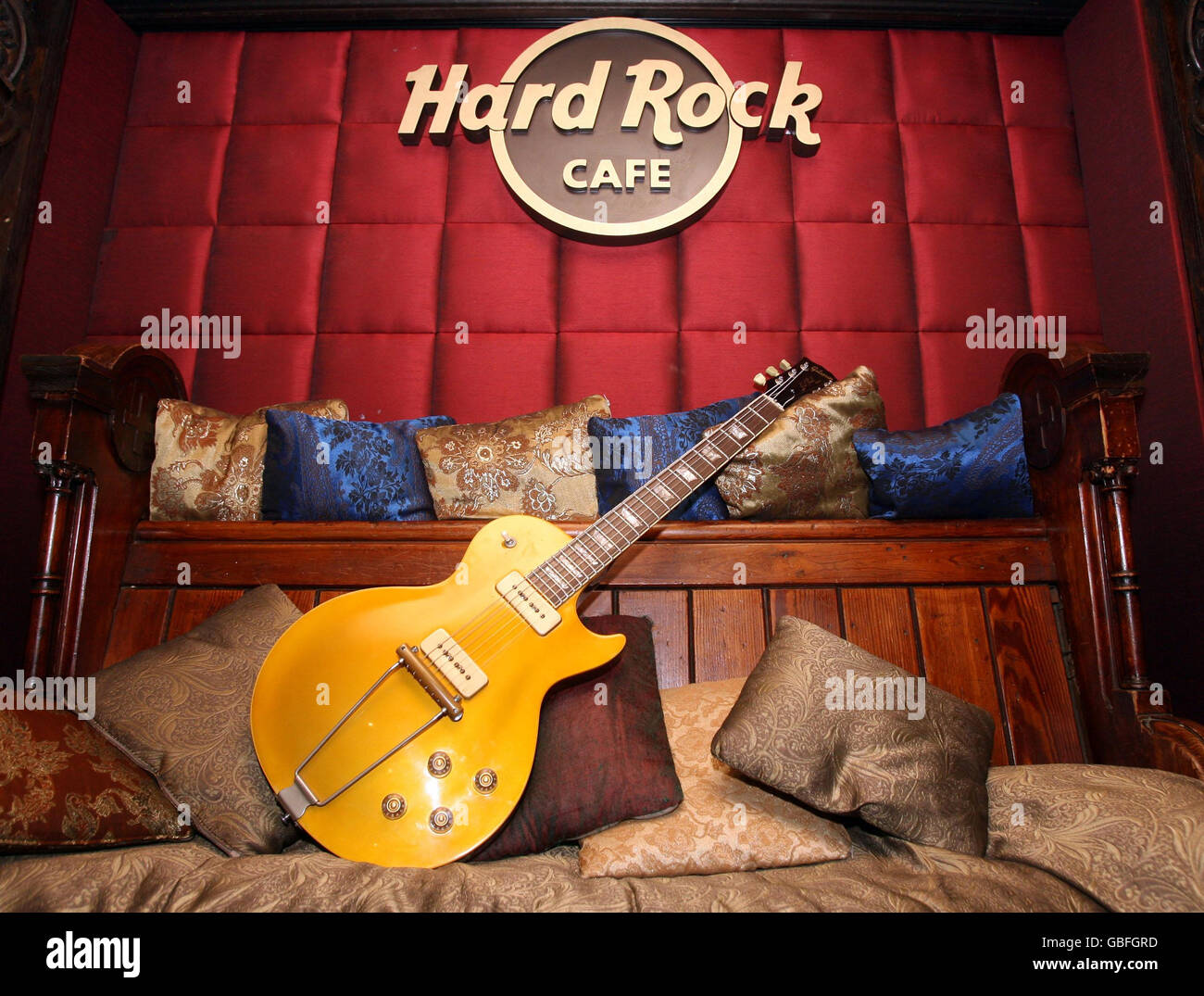 A 1952 gibson les paul hi-res stock photography and images - Alamy