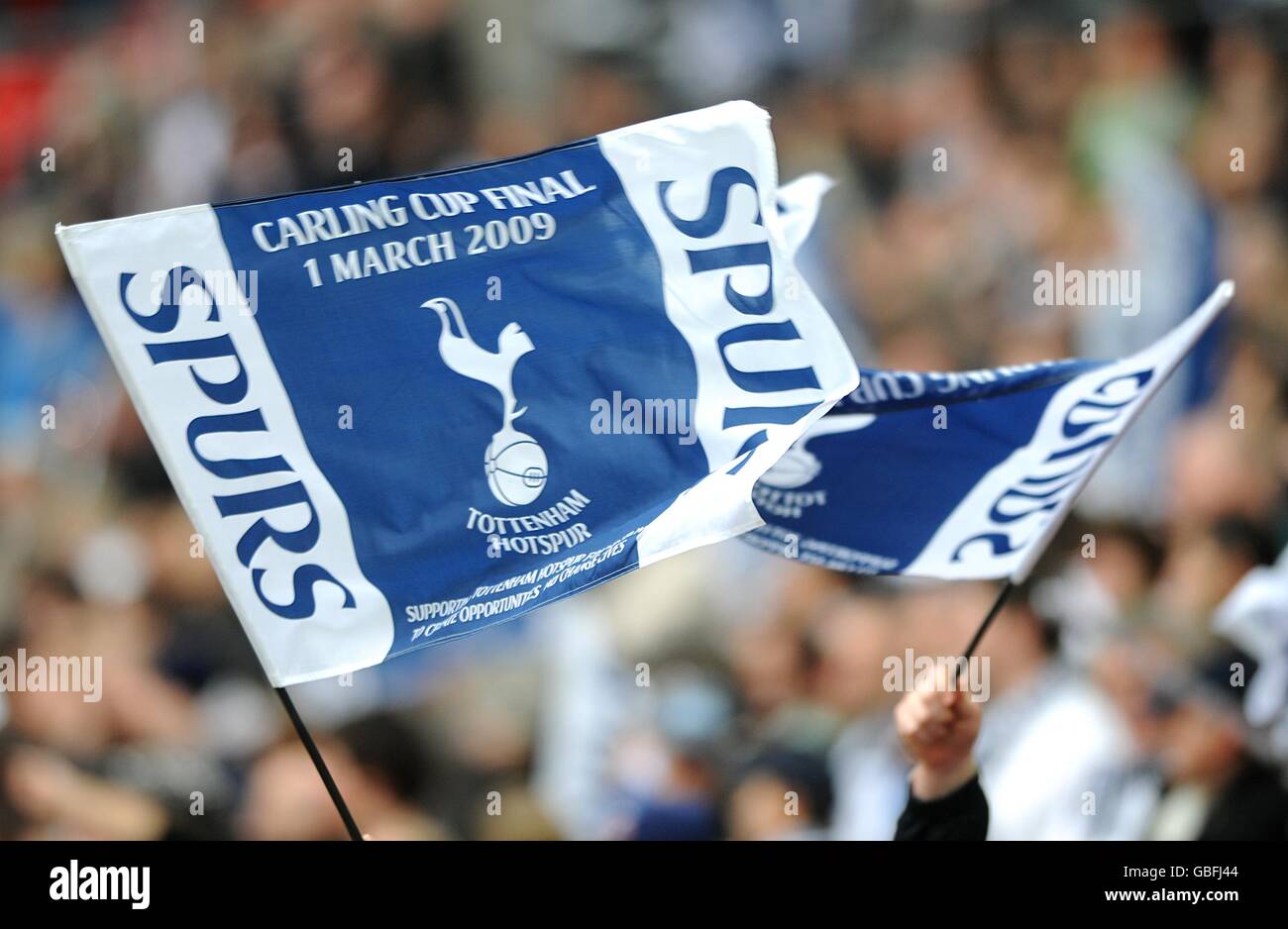 Tottenham hotspur stadium fans flags hi-res stock photography and ...