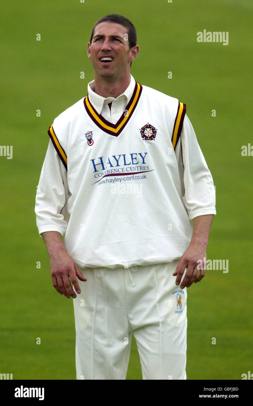 Cricket - Frizzell County Championship - Division One - Surrey v ...