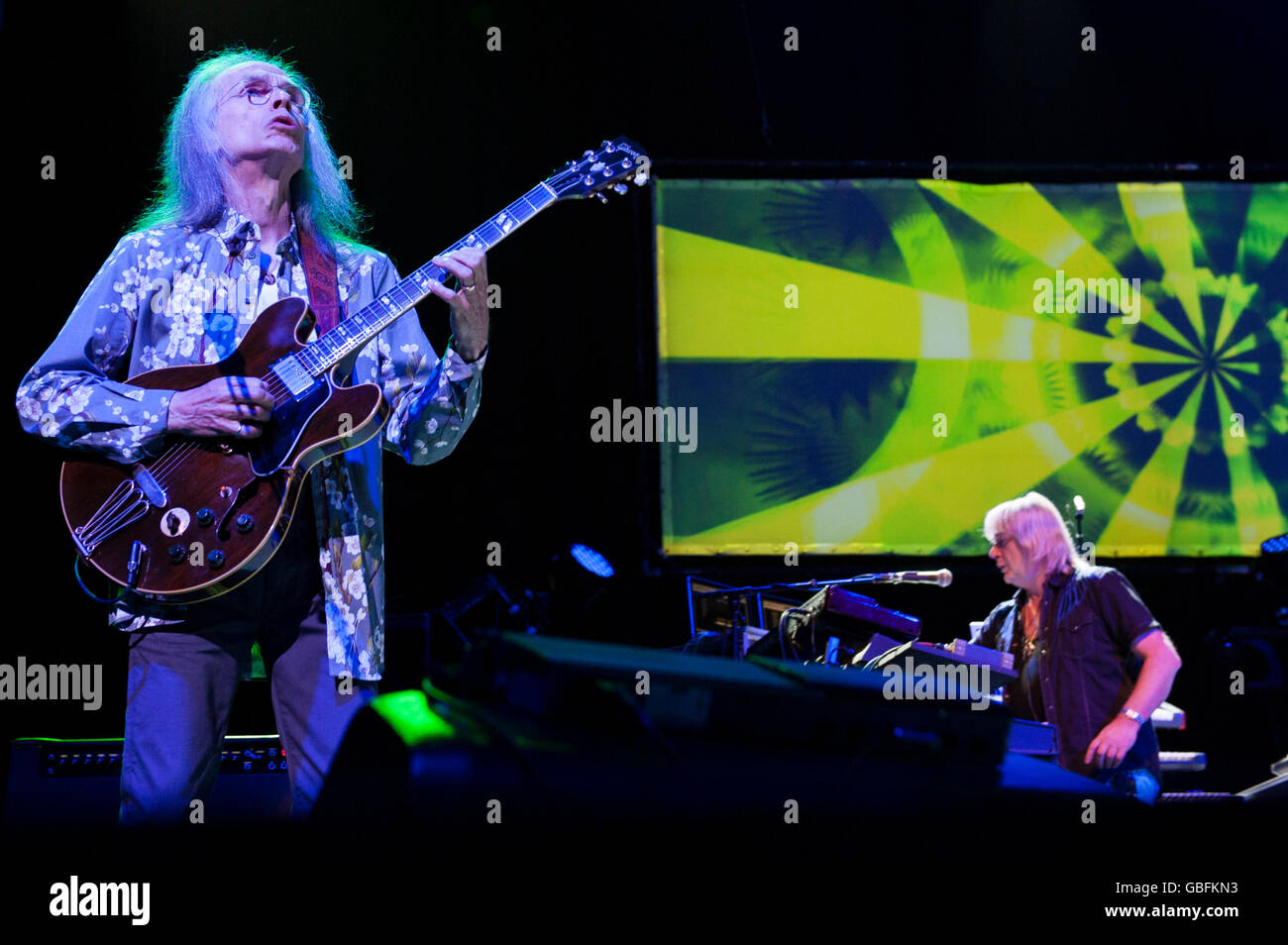 Guitarist Steve Howe Stock Photos & Guitarist Steve Howe Stock Images ...