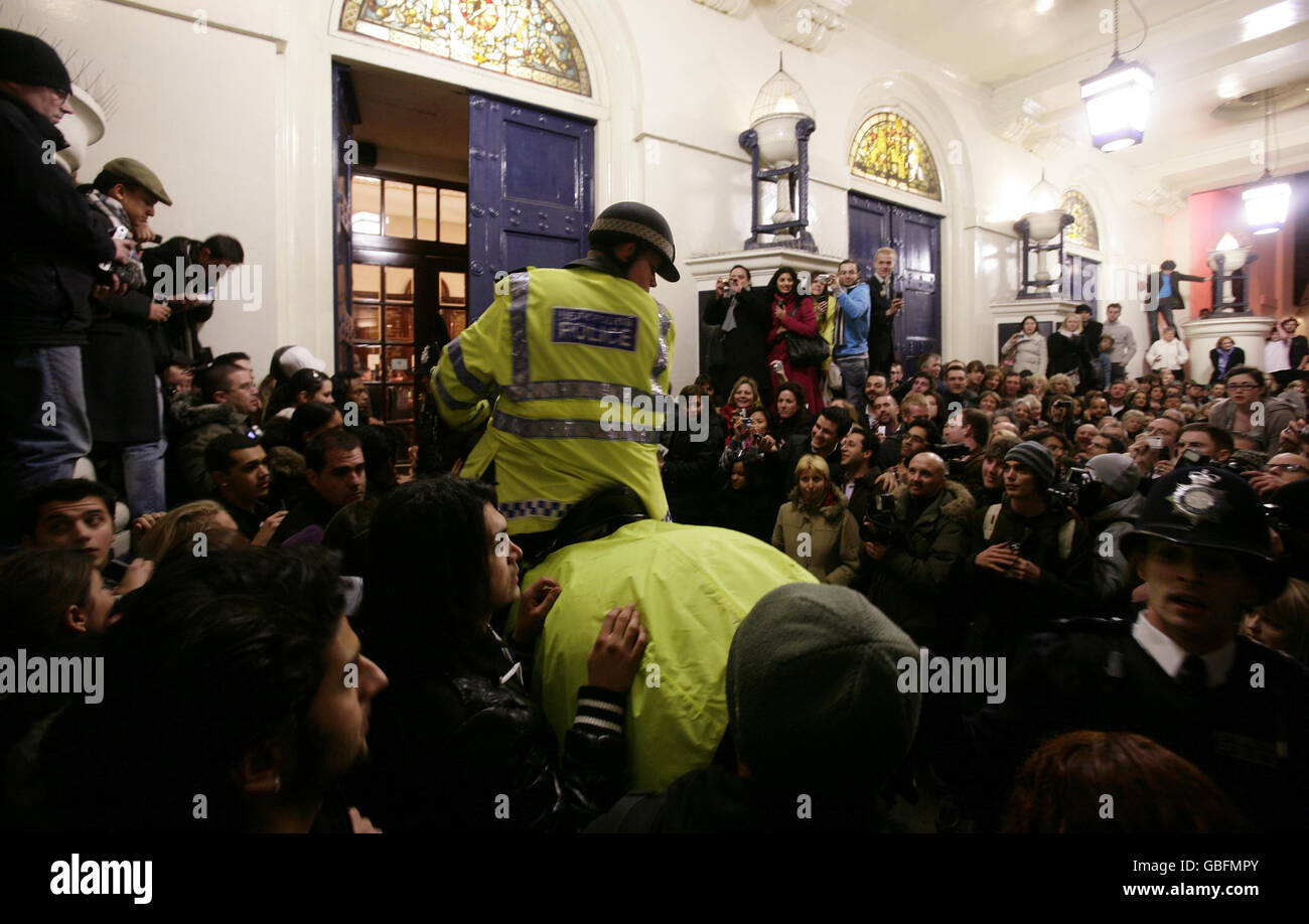 Michael Jackson sighting - London Stock Photo - Alamy Michael Jackson sighting - London Stock Photo - Alamy