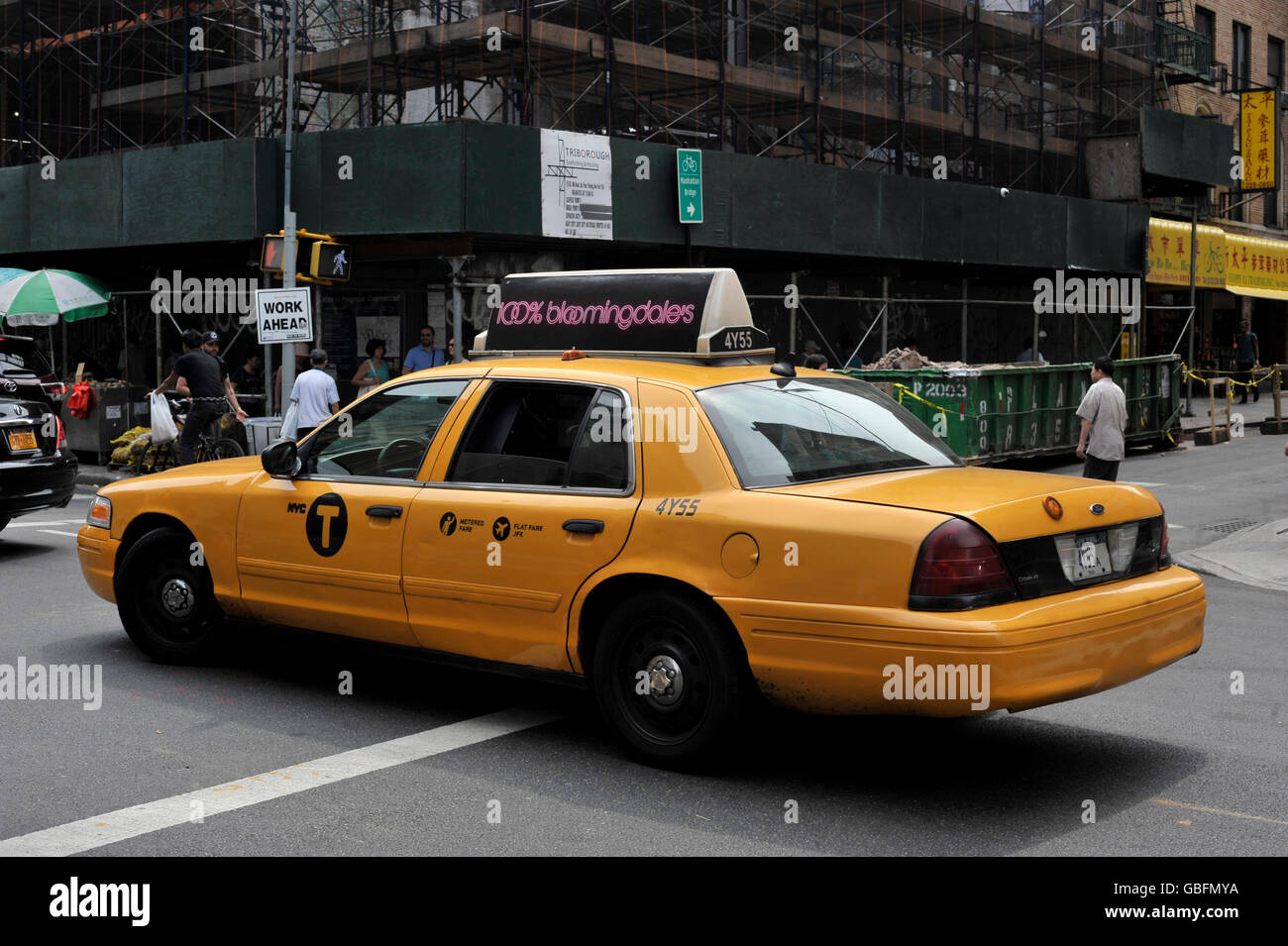 yellow cab new york Stock Photo - Alamy