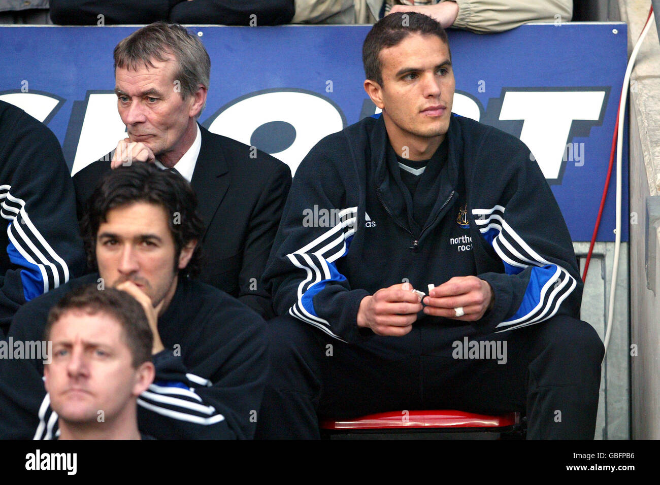 Newcastle united on bench hi-res stock photography and images - Alamy