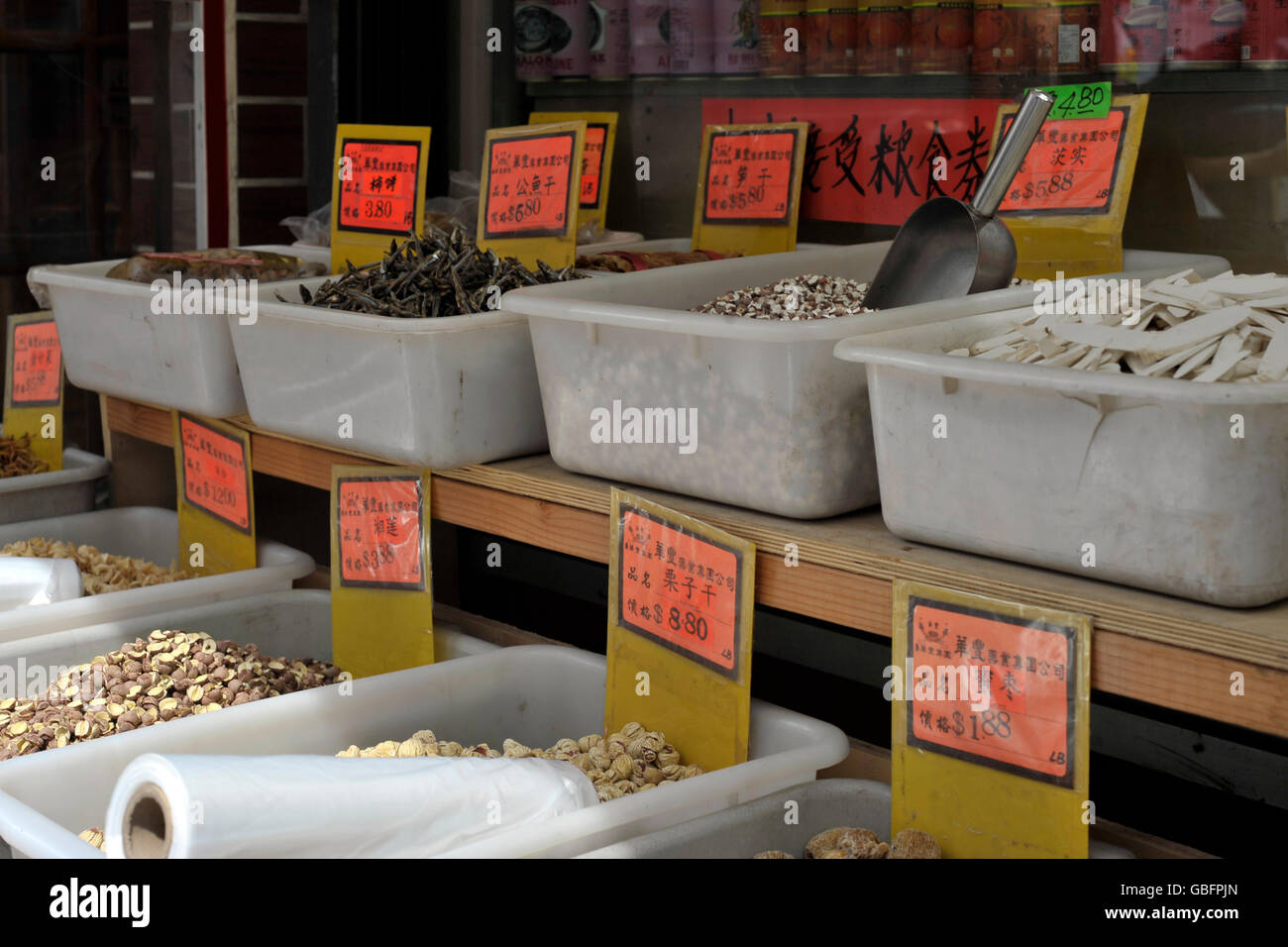chinatown store new york Stock Photo - Alamy