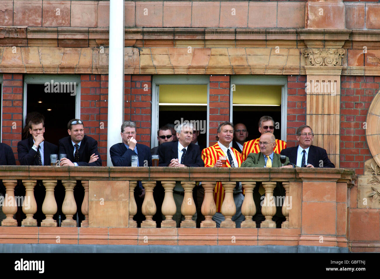 Cricket pavillion pavilion lords fans spectator fan hi-res stock ...