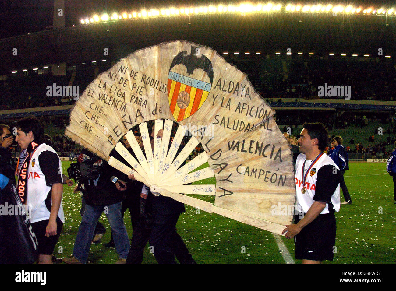Soccer - UEFA Cup Final - Valencia v Olympique Marseille. Valencia's ...