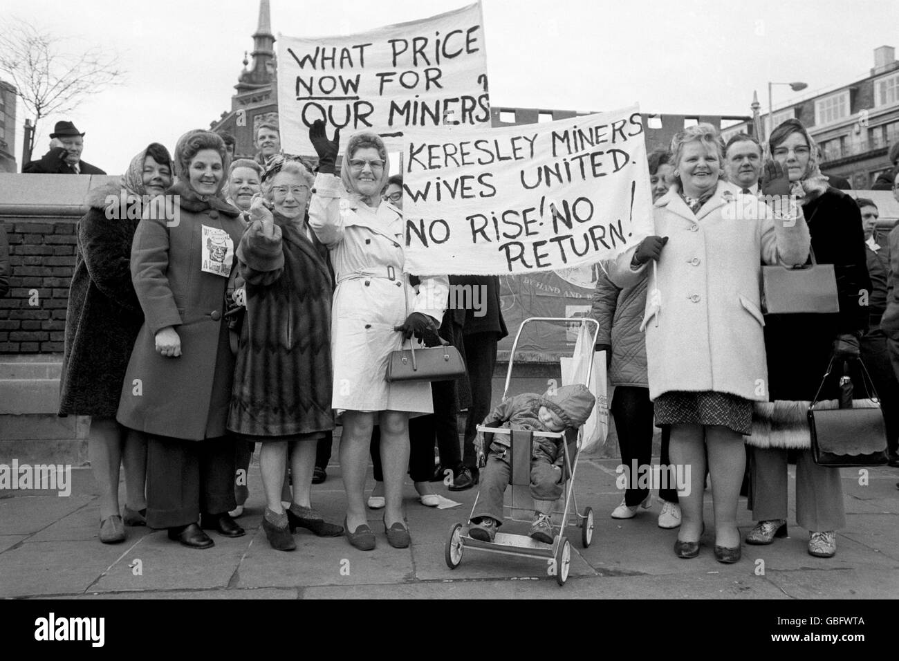 Demonstrate protest banner Black and White Stock Photos & Images - Alamy