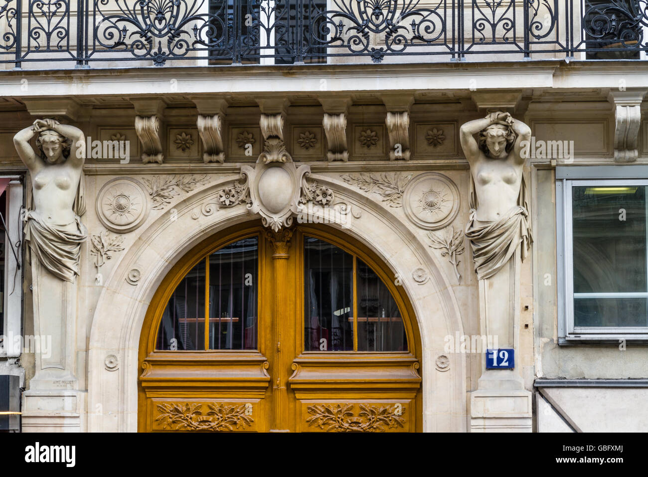 Wooden arch arched door hi-res stock photography and images - Alamy