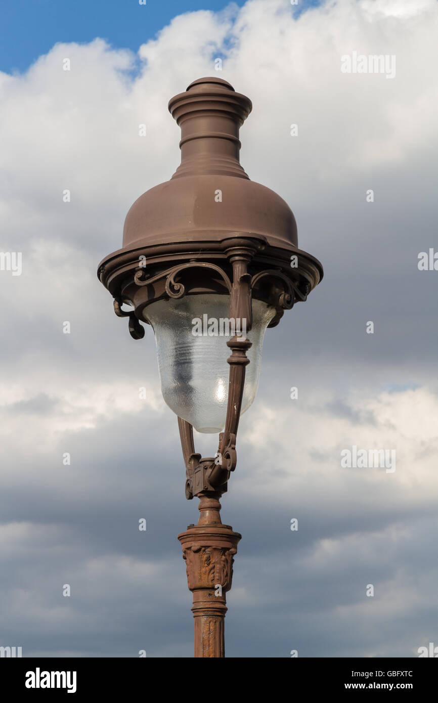 Old parisian streetlamp hi-res stock photography and images - Alamy