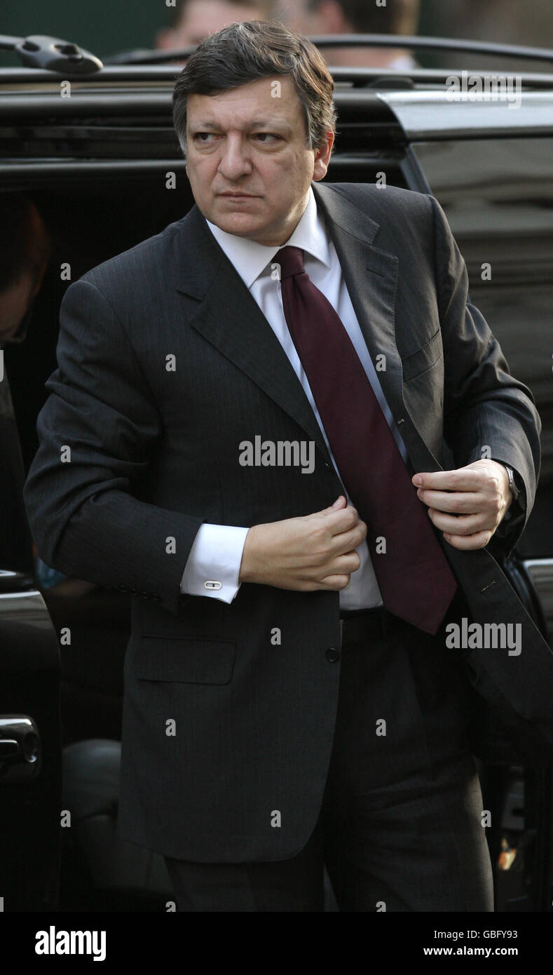 European Commission President Jose Manuel Barosso arrives at 10 Downing ...