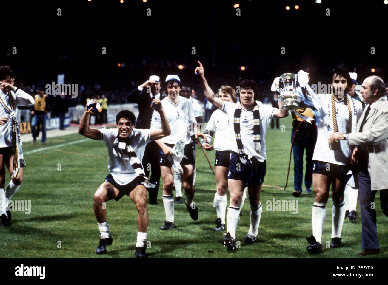 Tottenham Hotspur's Steve Perryman (second r) and Ricardo Villa (third ...