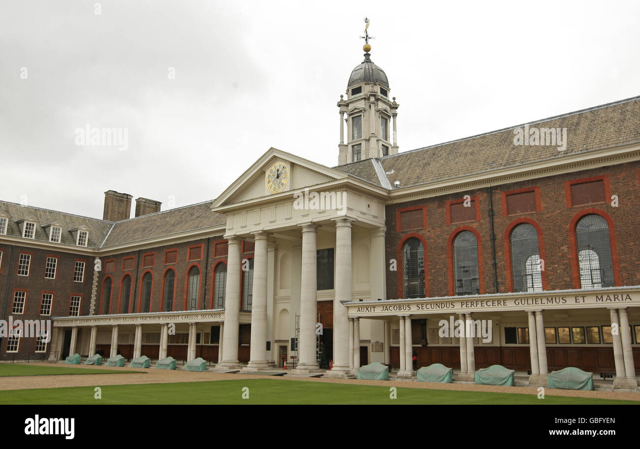 Royal hospital hi-res stock photography and images - Alamy