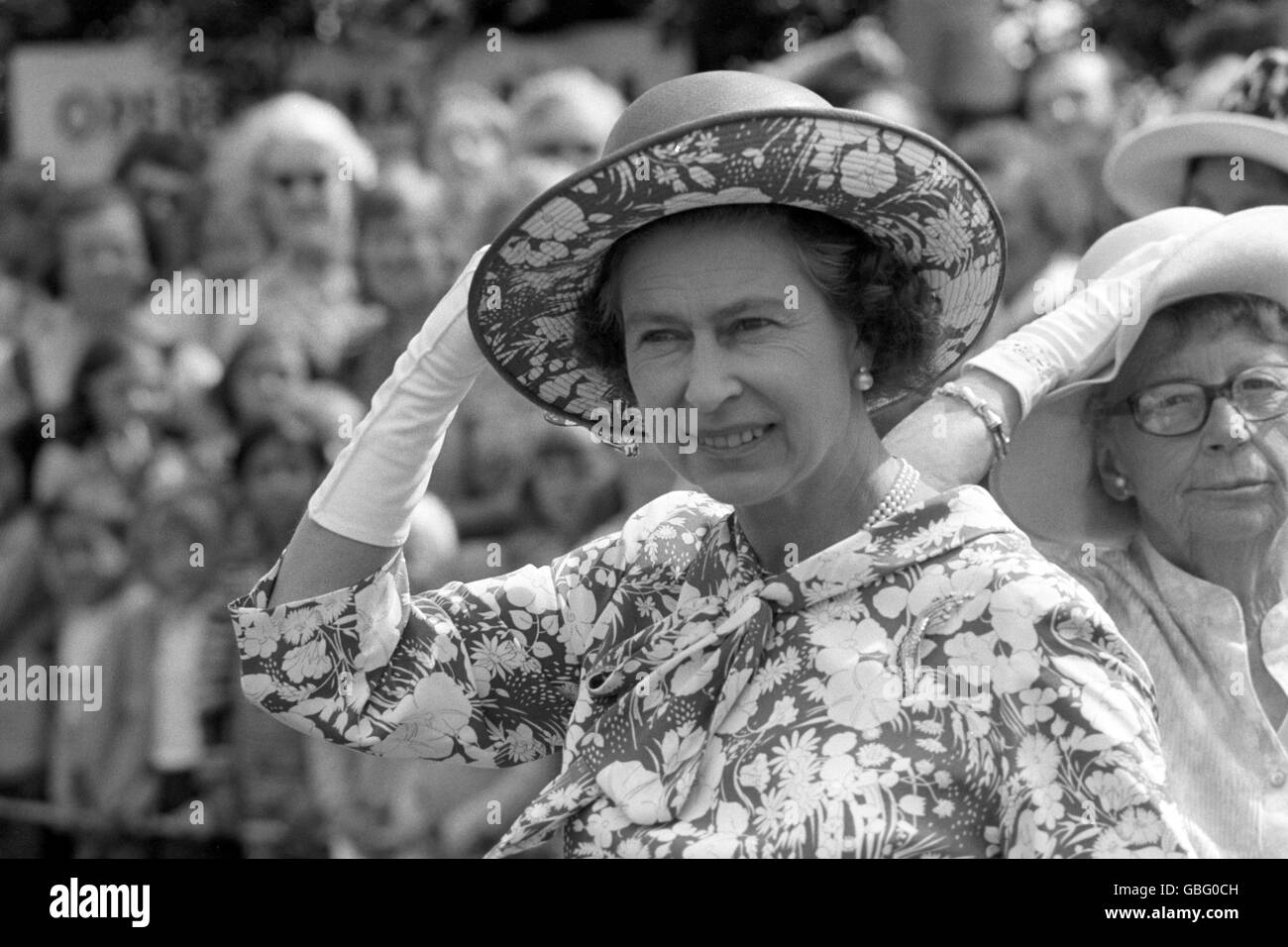 Queen elizabeth ii silver jubilee tour Black and White Stock Photos ...