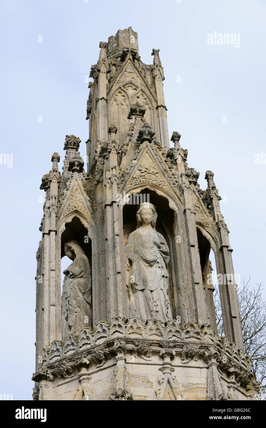 Hardingstone eleanor cross hi-res stock photography and images - Alamy