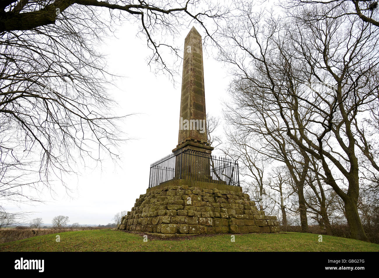 Buildings and landmarks the obelisk monument northamptonshire hi-res ...
