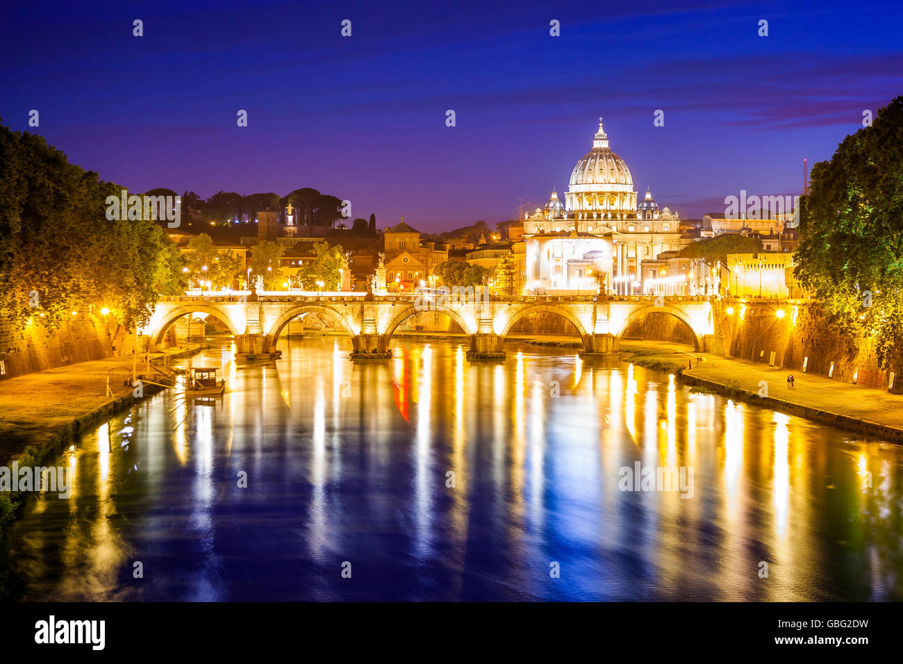 Vatican city night scenery hi-res stock photography and images - Alamy