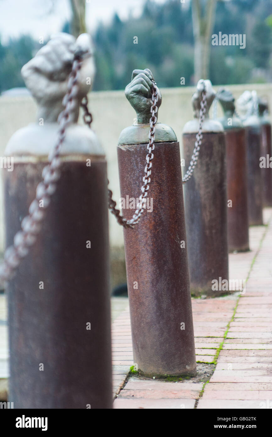 Column metal hi-res stock photography and images - Alamy