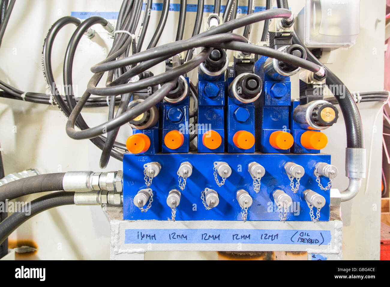 Cable connect hi-res stock photography and images - Alamy