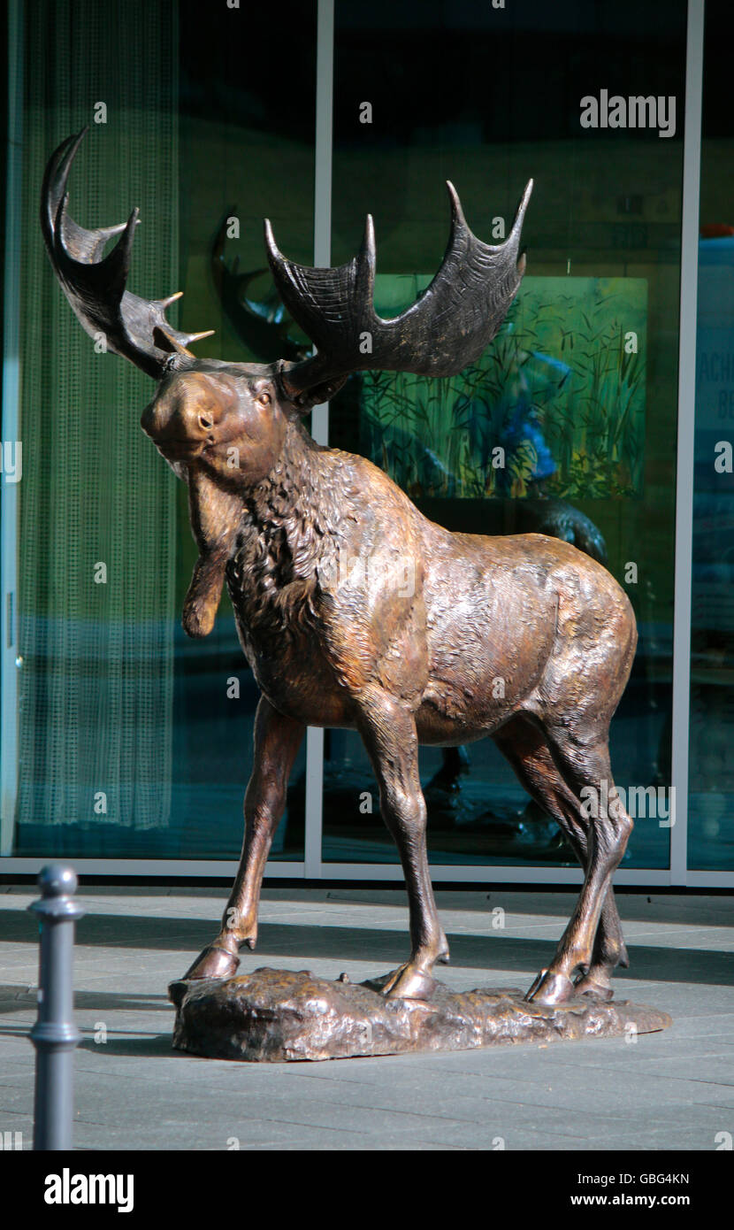 Elch statue hi-res stock photography and images - Alamy