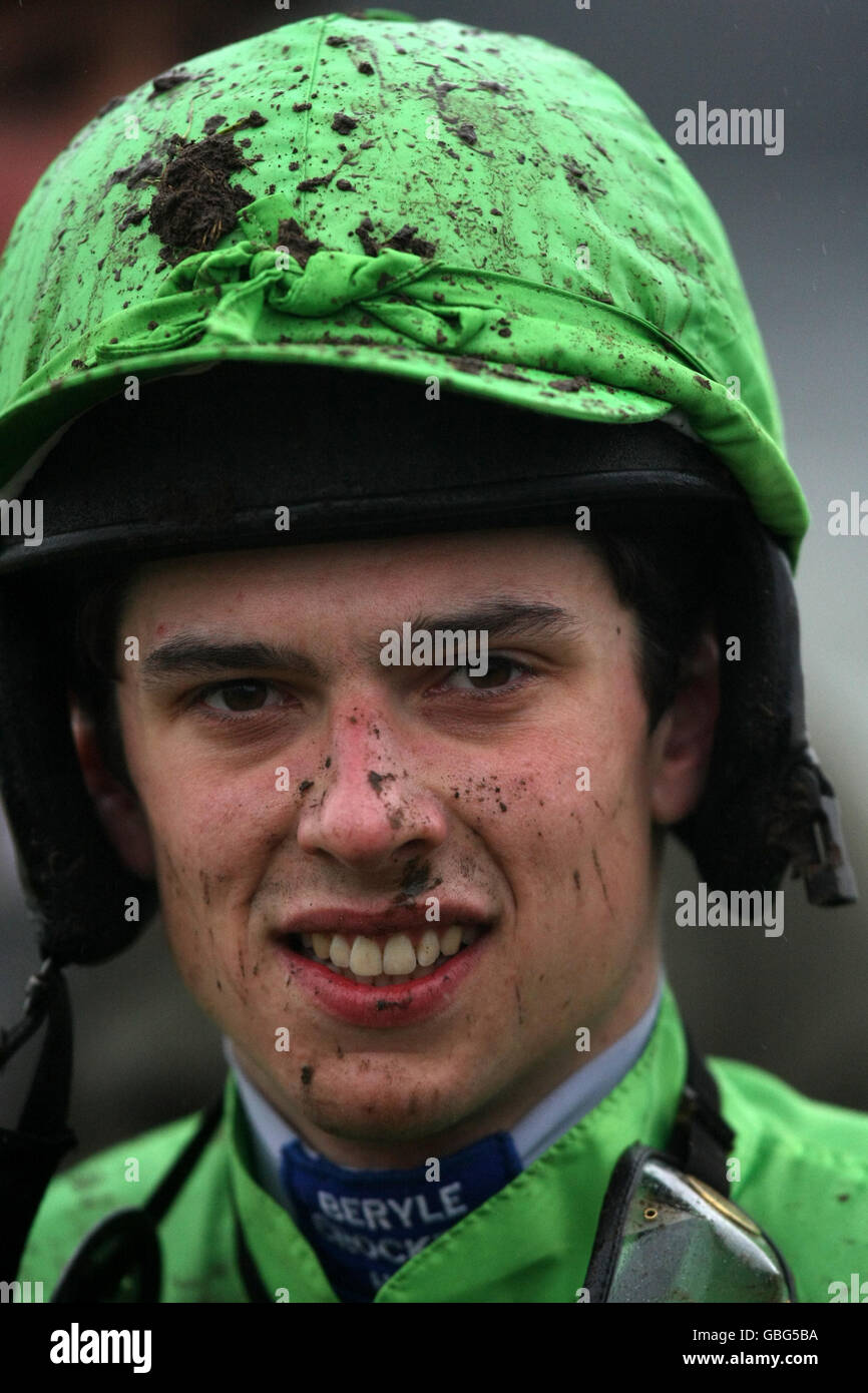 Oliver hunt hi-res stock photography and images - Alamy