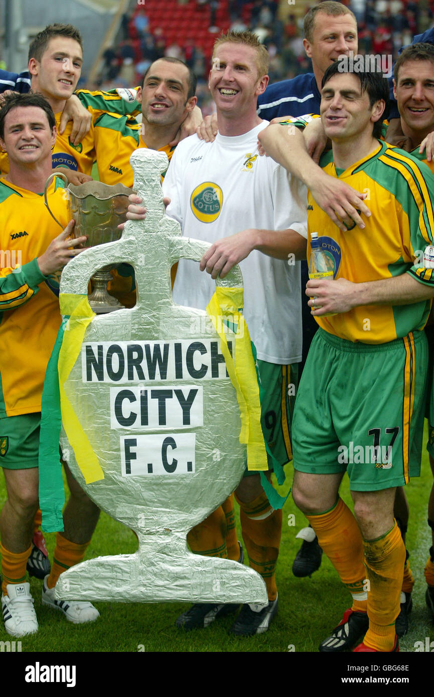 Soccer football cardboard trophy hi-res stock photography and images ...