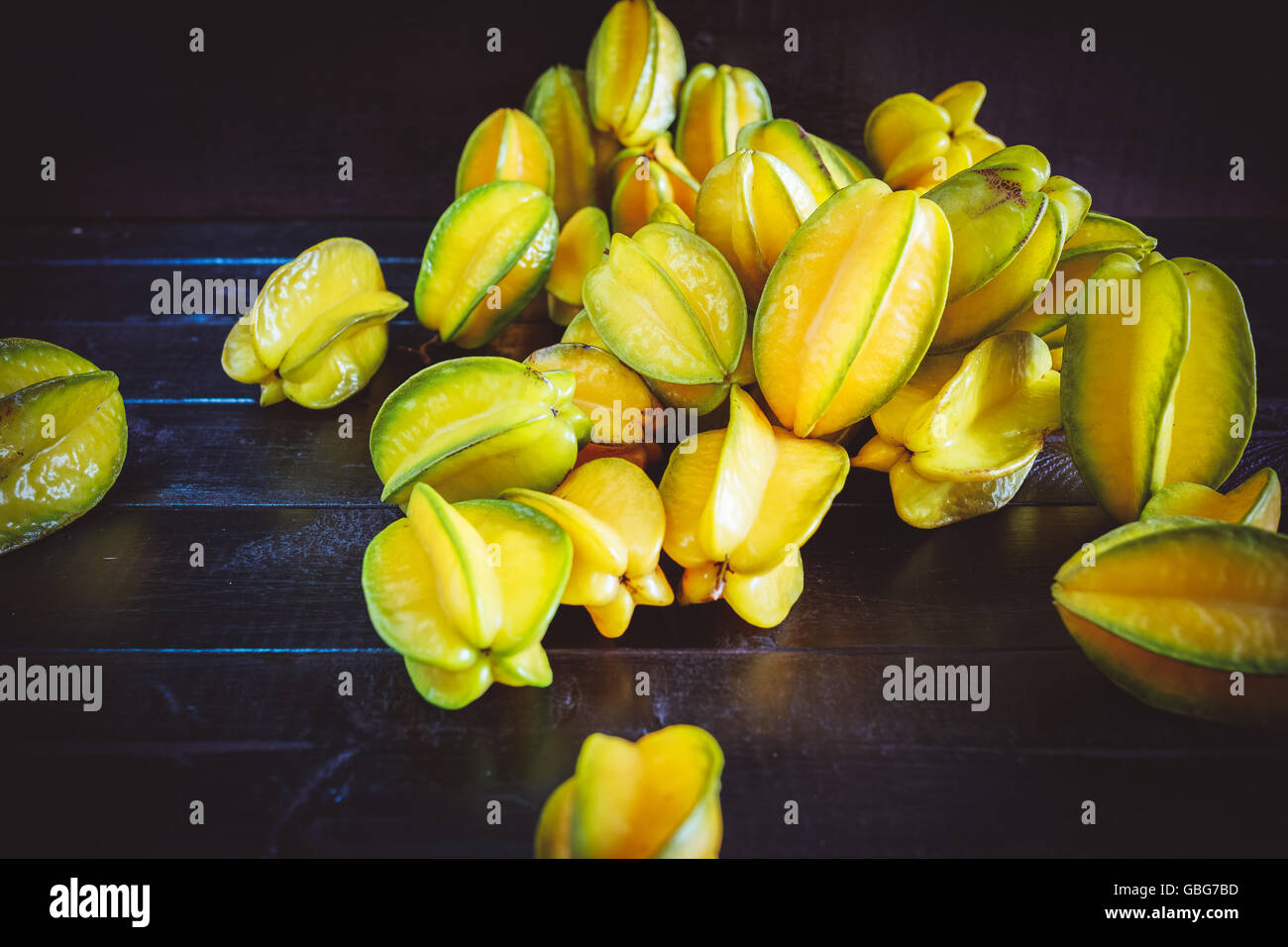Yellow star fruit hi-res stock photography and images - Alamy