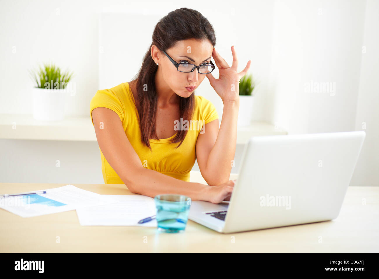 Woman office stressed funny hi-res stock photography and images - Alamy