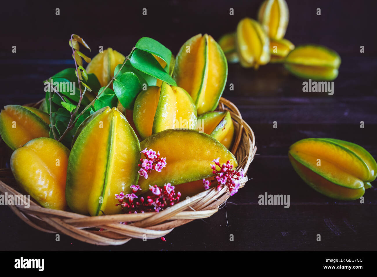 Yellow star fruit hi-res stock photography and images - Alamy