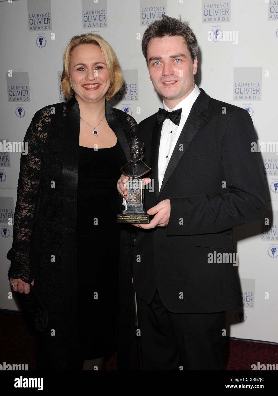 Ed Gardner wins the Outstanding Achievement in Opera Award, presented ...