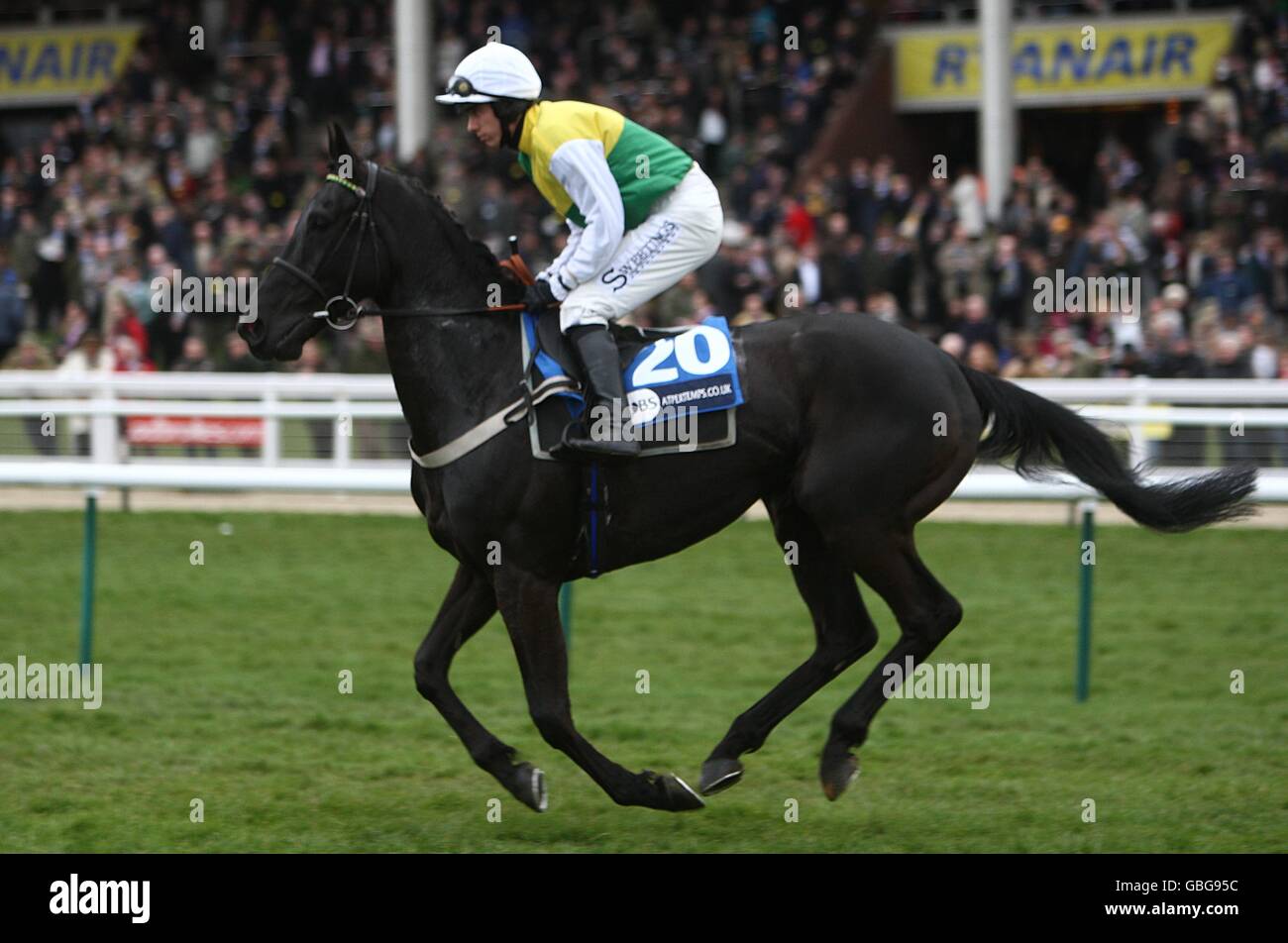 Dominic elsworth hi-res stock photography and images - Alamy