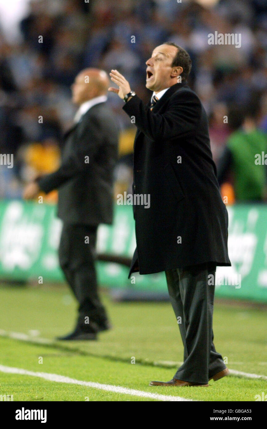 Valencia's coach Rafael Benitez (r) with Olympique Marseille's coach ... Valencia's coach Rafael Benitez (r) with Olympique Marseille's coach ...