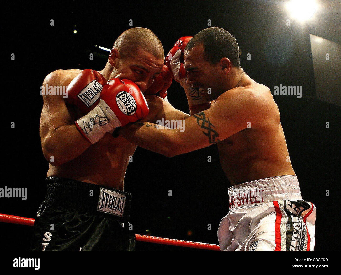 Commonwealth light middleweight title hi-res stock photography and ...