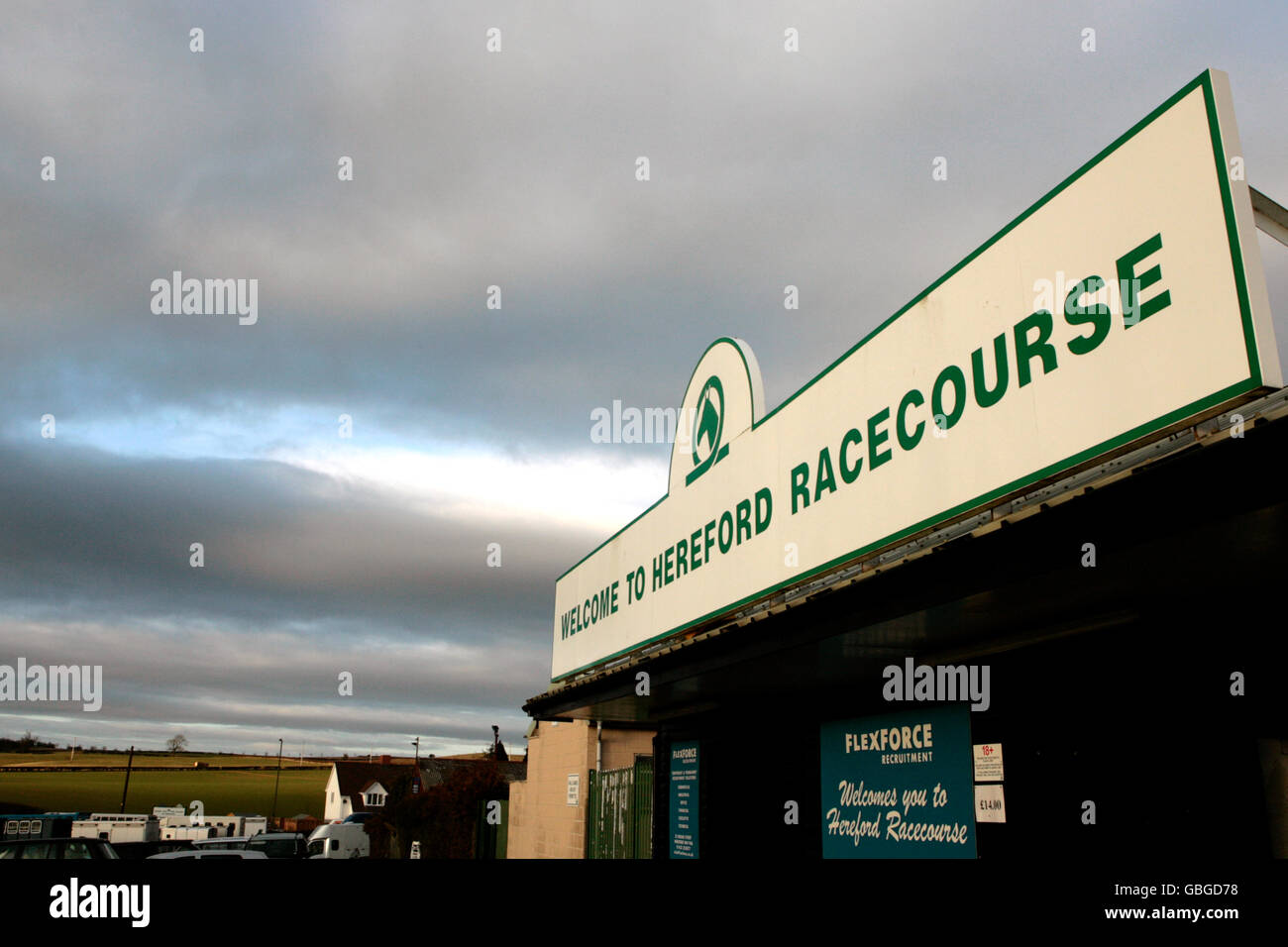 Signage at hereford racecourse hi-res stock photography and images - Alamy