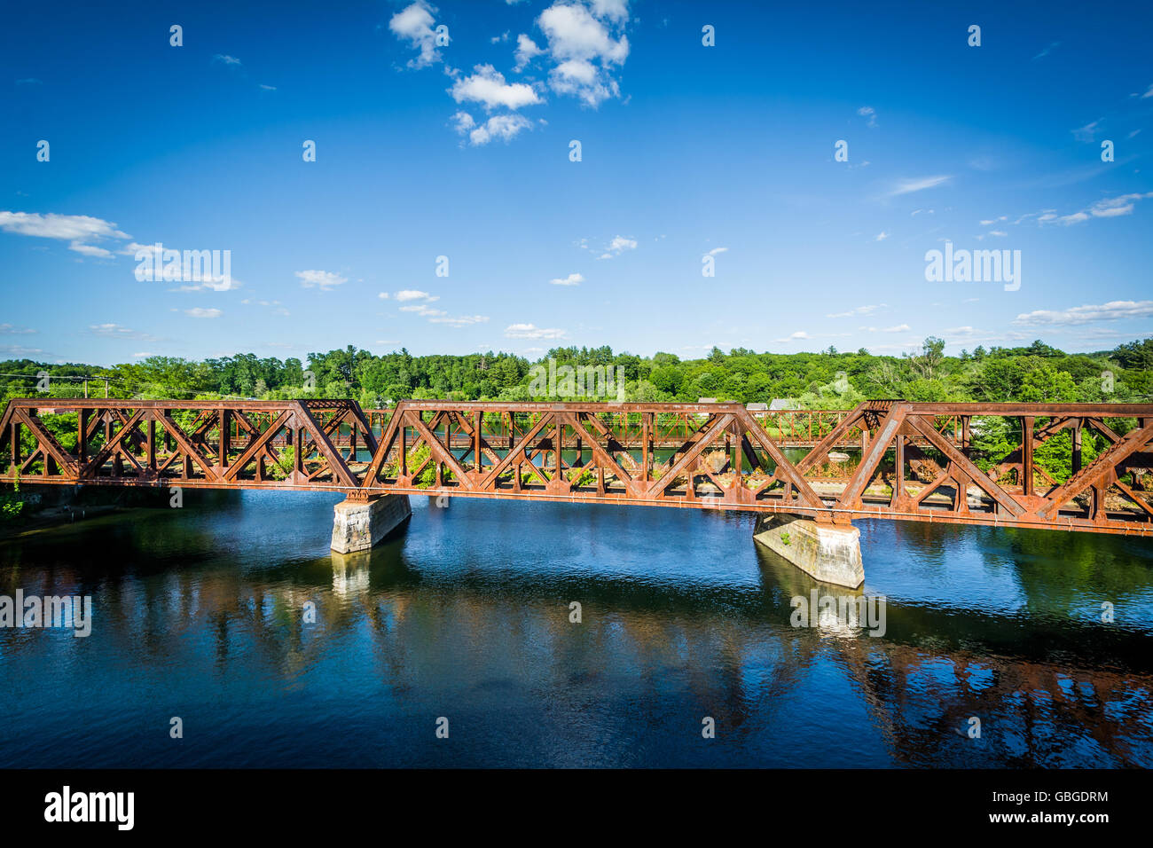 Merrimack river bridge hi-res stock photography and images - Alamy