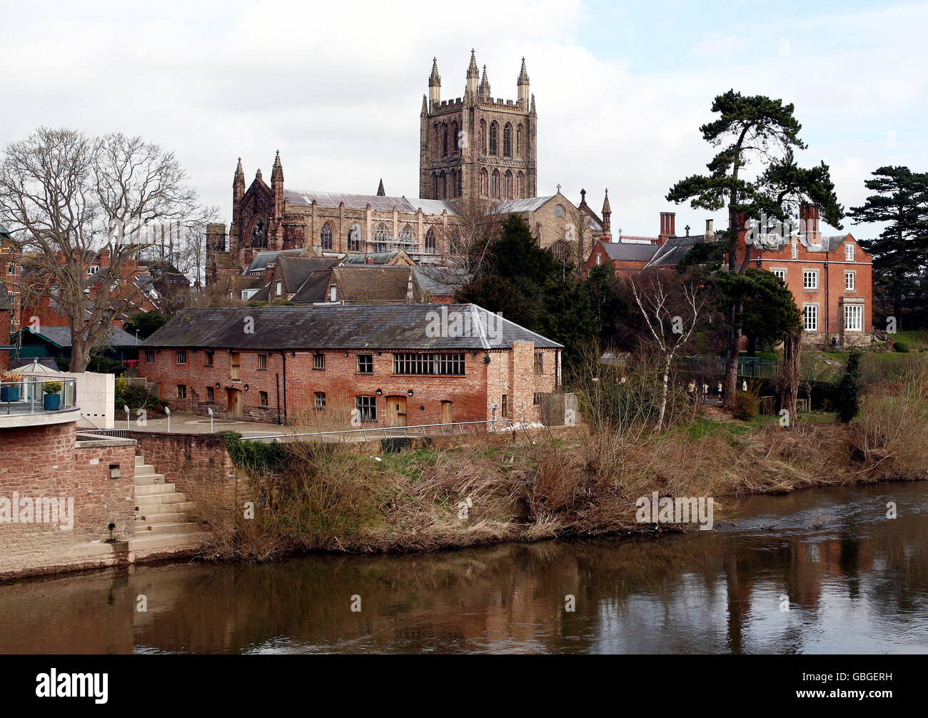 Exterior view hereford cathedral hi-res stock photography and images ...