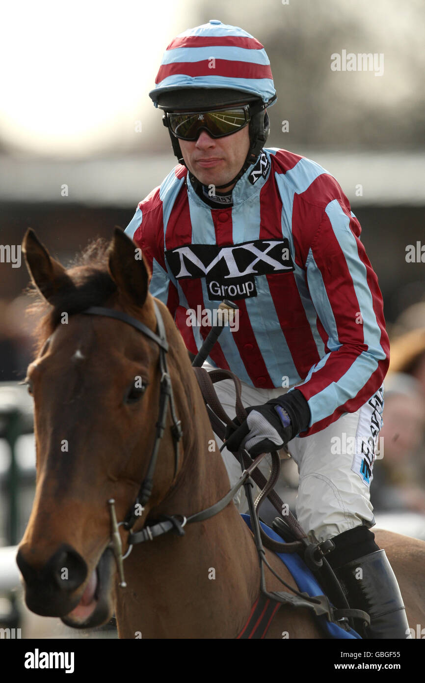 Horse Racing - Warwick Racecourse Stock Photo - Alamy