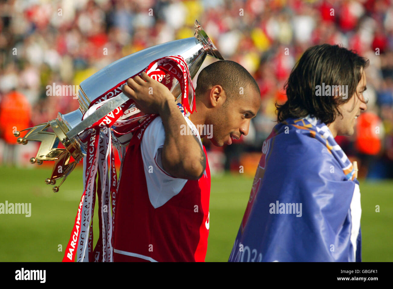 Arsenal premier league trophy henry hi-res stock photography and images ...
