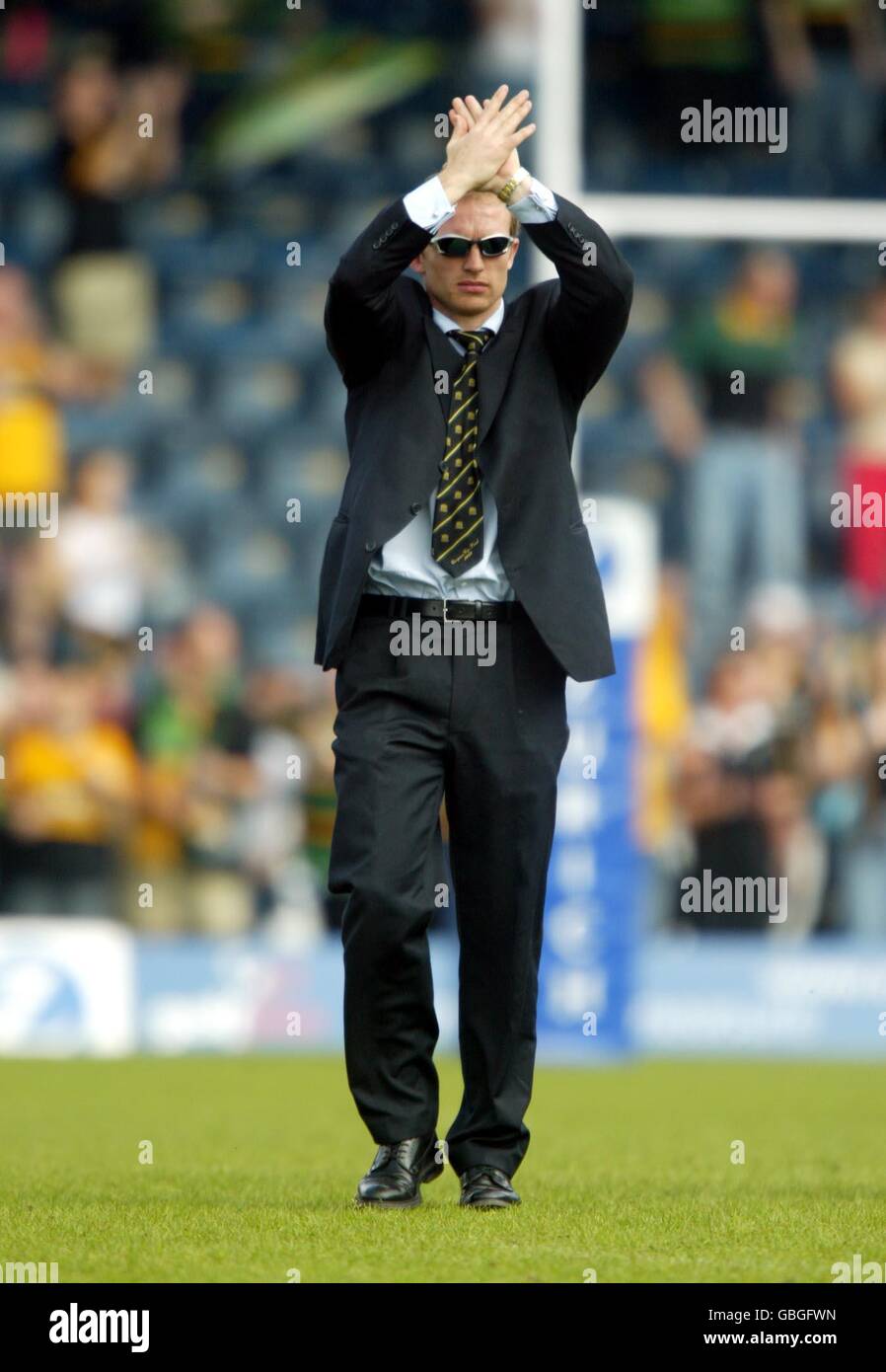 London wasps fans hi-res stock photography and images - Alamy