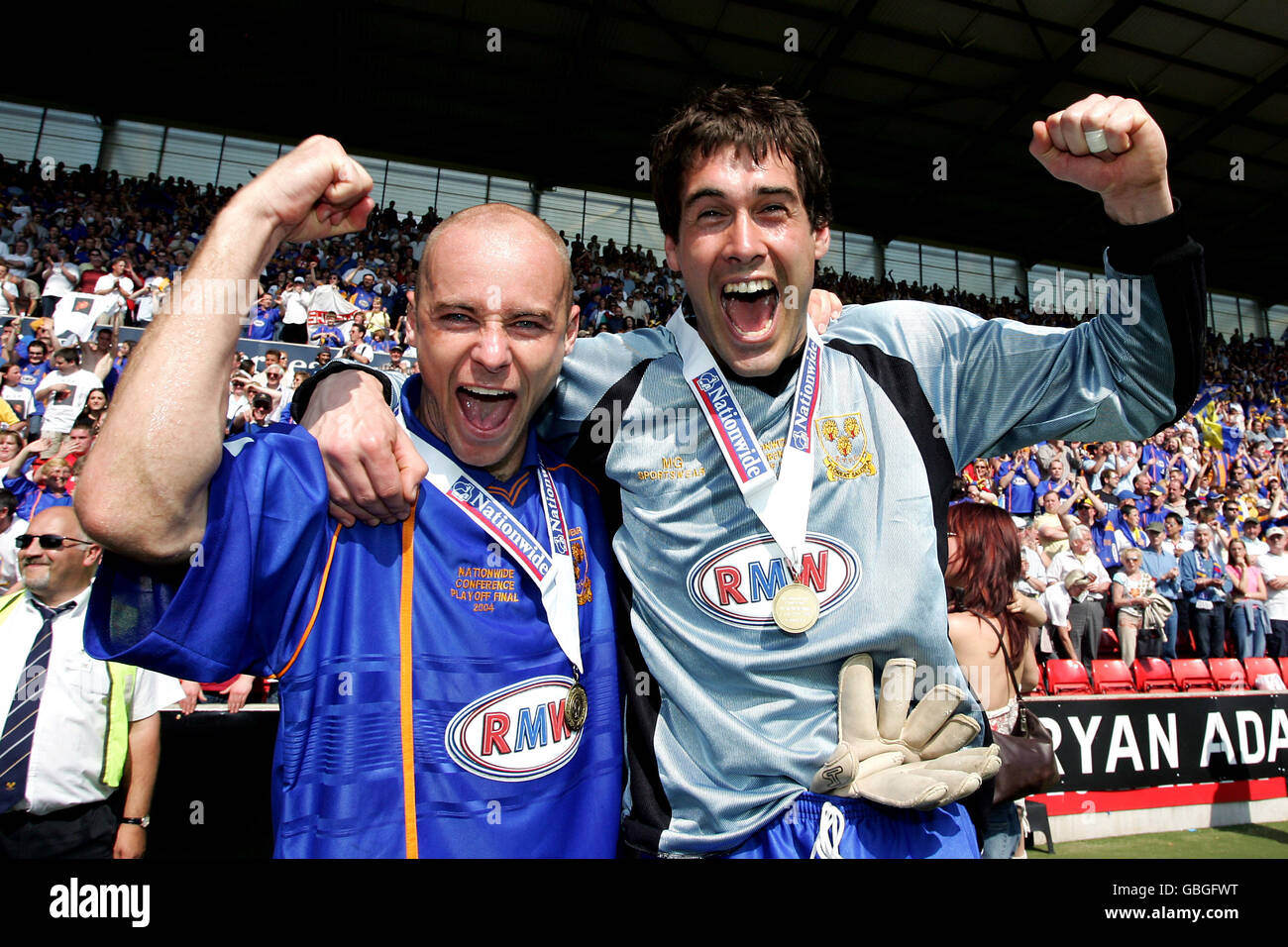 Shrewsbury Town's heroes Trevor Challis (l) and goalkeeper Scott Howie ...