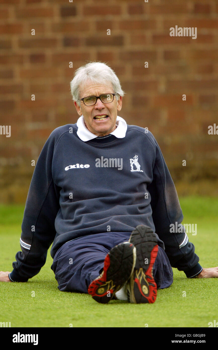 Cricket john inverarity hi-res stock photography and images - Alamy